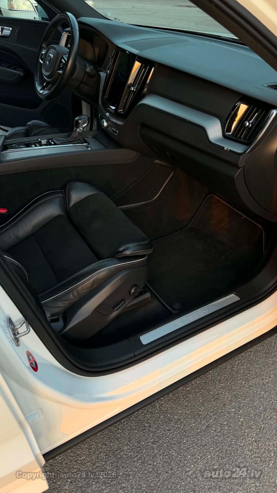 Balts Volvo XC60 2018 Pērnava, ar dzinēja tilpumu 2.00 L un nobraukumu 200 tūkst. km par 24900 €, foto 6 vietnē AUTOMOTO.COM.LV