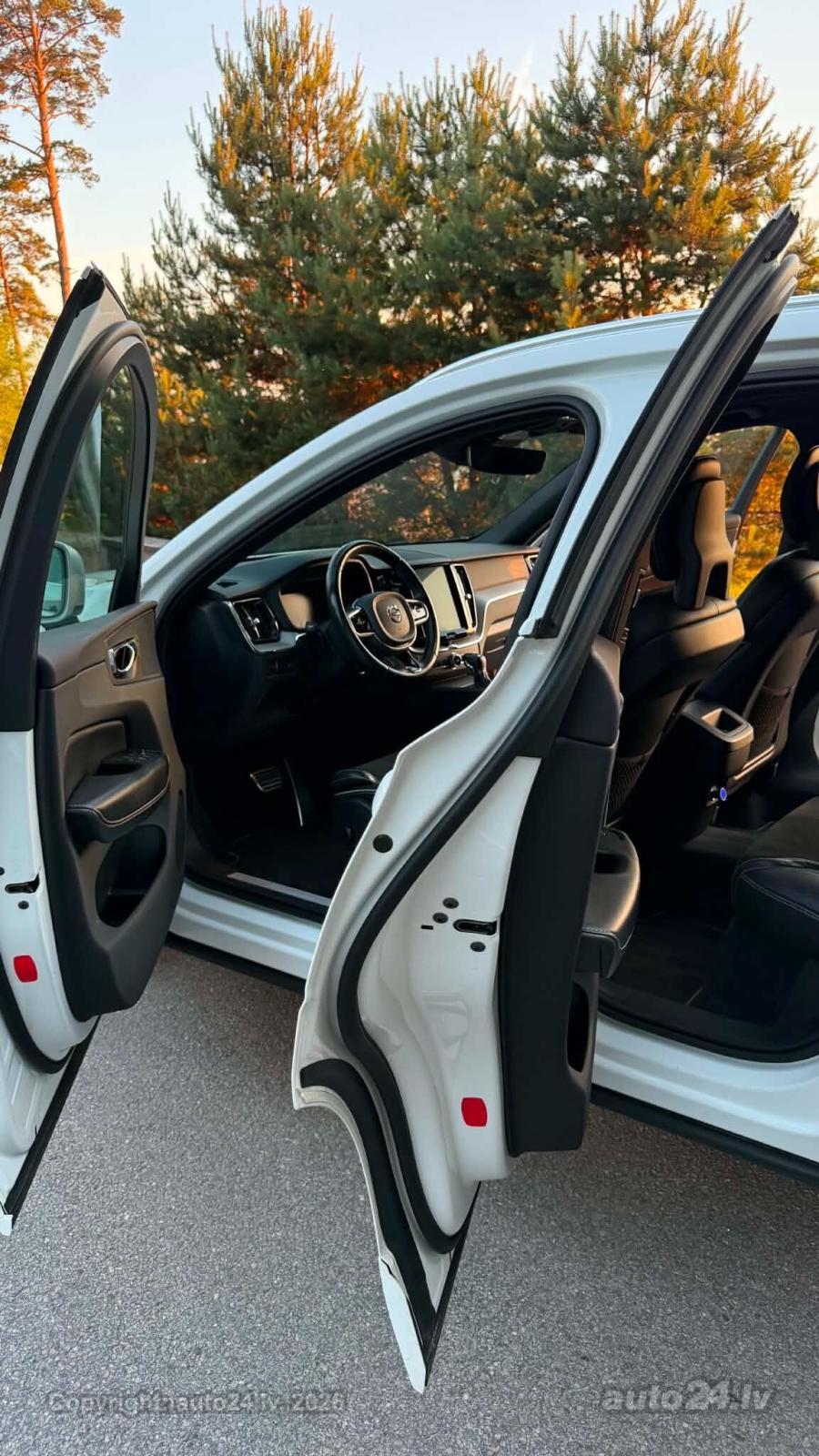 Balts Volvo XC60 2018 Pērnava, ar dzinēja tilpumu 2.00 L un nobraukumu 200 tūkst. km par 24900 €, foto 7 vietnē AUTOMOTO.COM.LV