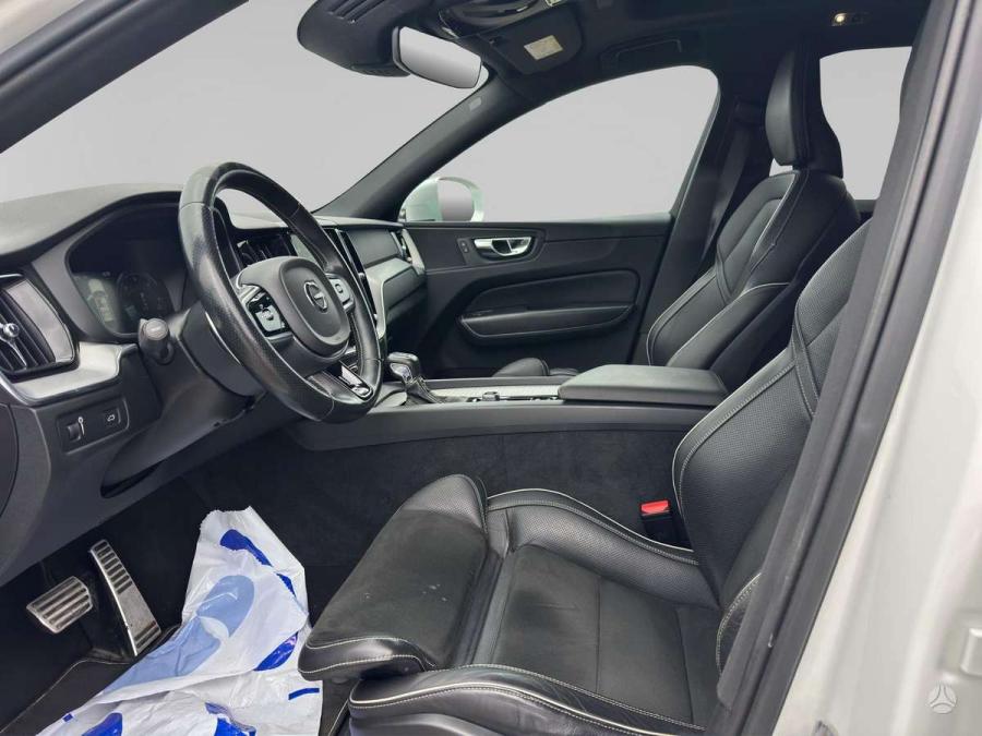 Balts Volvo XC60 2018 Kauņa, ar dzinēja tilpumu 2.00 L un nobraukumu 283 tūkst. km par 18990 €, foto 10 vietnē AUTOMOTO.COM.LV