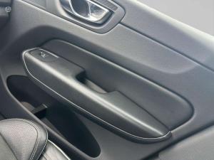 Balts Volvo XC60 2018 Kauņa, ar dzinēja tilpumu 2.00 L un nobraukumu 283 tūkst. km par 18990 €, foto 16 vietnē AUTOMOTO.COM.LV