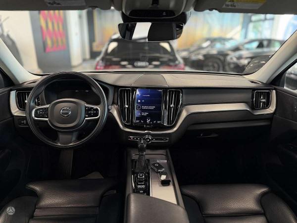 White Volvo XC60 2018 in Klaipeda, with an engine capacity of 1.97 L and mileage of 147 thousand km for 23500 €, photo 2 on AUTOMOTO.COM.LV
