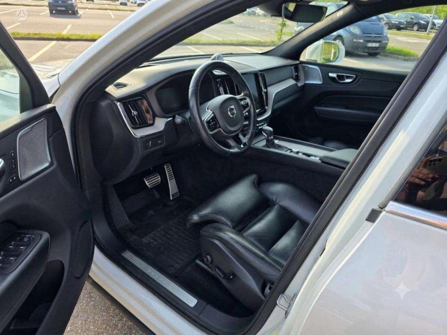 Balts Volvo XC60 2018 Viļņa, ar dzinēja tilpumu 1.97 L un nobraukumu 201 tūkst. km par 19699 €, foto 10 vietnē AUTOMOTO.COM.LV