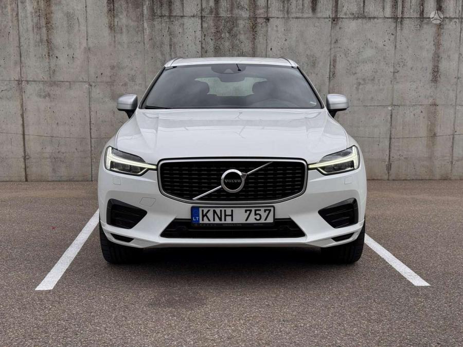 White Volvo XC60 2018 in Vilnius, with an engine capacity of 1.97 L and mileage of 222 thousand km for 21900 €, photo 8 on AUTOMOTO.COM.LV