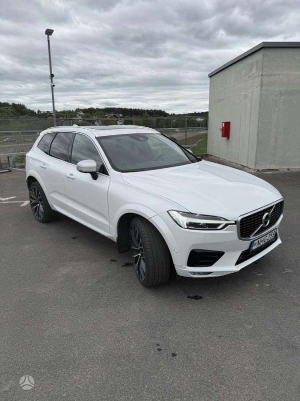 White Volvo XC60 2018 in Vilnius, with an engine capacity of 1.97 L and mileage of 181 thousand km for 25600 €, photo 3 on AUTOMOTO.COM.LV