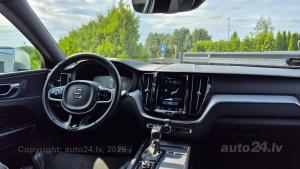 White Volvo XC60 2018 in Tallinn, with an engine capacity of 2.00 L and mileage of 130 thousand km for 26000 €, photo 11 on AUTOMOTO.COM.LV