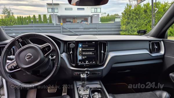 Balts Volvo XC60 2018 Tallina, ar dzinēja tilpumu 2.00 L un nobraukumu 130 tūkst. km par 26000 €, foto 10 vietnē AUTOMOTO.COM.LV