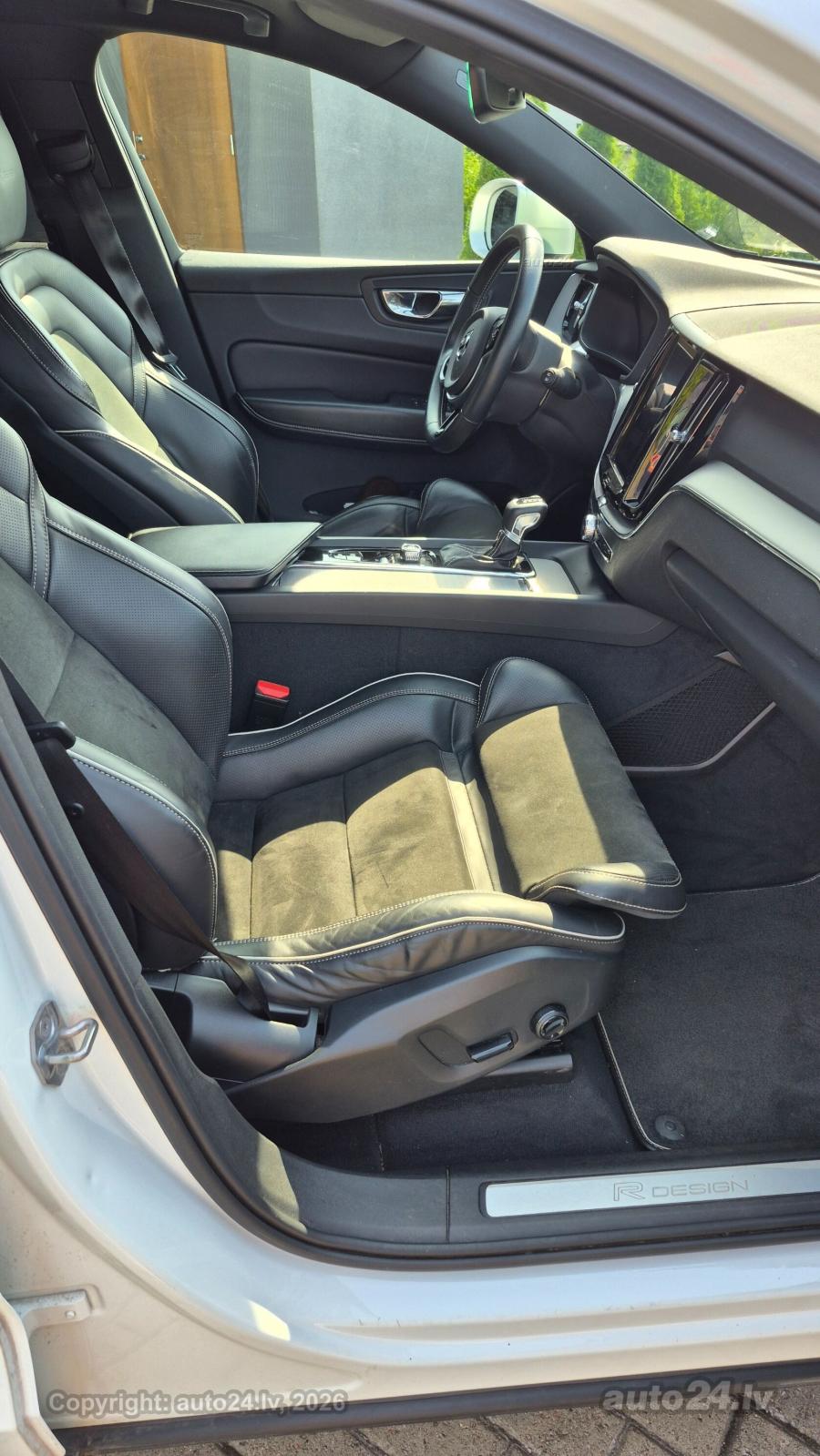 Balts Volvo XC60 2018 Tallina, ar dzinēja tilpumu 2.00 L un nobraukumu 130 tūkst. km par 26000 €, foto 14 vietnē AUTOMOTO.COM.LV