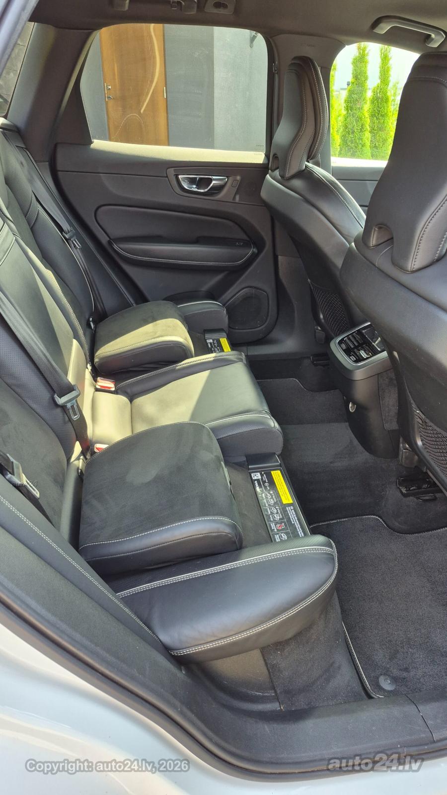 Balts Volvo XC60 2018 Tallina, ar dzinēja tilpumu 2.00 L un nobraukumu 130 tūkst. km par 26000 €, foto 16 vietnē AUTOMOTO.COM.LV