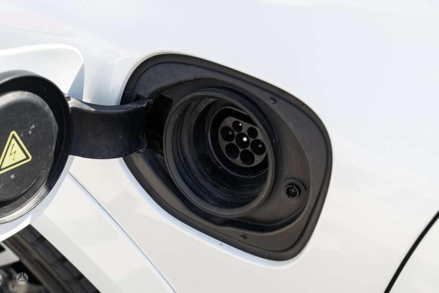Белый Вольво ХС60 2018 в Вильнюс, объемом двигателя 1.97 л и пробегом 149 тыс. км за 24950 €, фото 14 на AUTOMOTO.COM.LV
