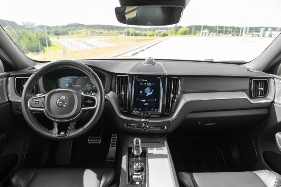 Белый Вольво ХС60 2018 в Вильнюс, объемом двигателя 1.97 л и пробегом 149 тыс. км за 24950 €, фото 16 на AUTOMOTO.COM.LV