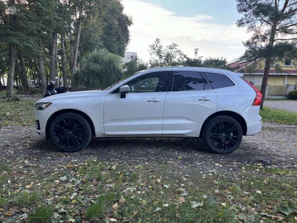 White Volvo XC60 2018 in Kaunas, with an engine capacity of 1.97 L and mileage of 280 thousand km for 18500 €, photo 7 on AUTOMOTO.COM.LV