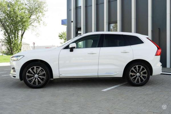 Volvo XC60 2018 in Vilnius on AUTOMOTO.COM.LV White Volvo XC60 2018 in Vilnius, with an engine capacity of 1.97 L and mileage of 253 thousand km for 17990 €, photo 3 on AUTOMOTO.COM.LV