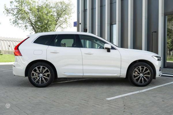 Volvo XC60 2018 in Vilnius on AUTOMOTO.COM.LV White Volvo XC60 2018 in Vilnius, with an engine capacity of 1.97 L and mileage of 253 thousand km for 17990 €, photo 7 on AUTOMOTO.COM.LV