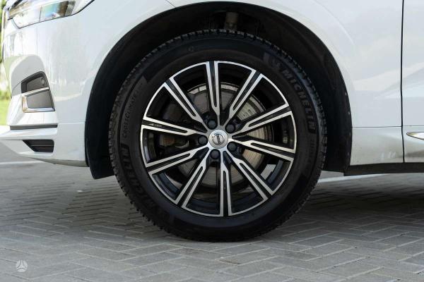 Volvo XC60 2018 in Vilnius on AUTOMOTO.COM.LV White Volvo XC60 2018 in Vilnius, with an engine capacity of 1.97 L and mileage of 253 thousand km for 17990 €, photo 11 on AUTOMOTO.COM.LV