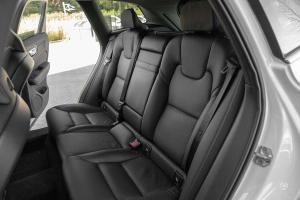 Balts Volvo XC60 2018 Viļņa, ar dzinēja tilpumu 1.97 L un nobraukumu 253 tūkst. km par 17990 €, foto 17 vietnē AUTOMOTO.COM.LV