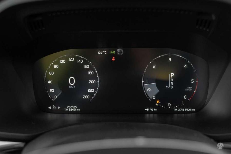 Balts Volvo XC60 2018 Viļņa, ar dzinēja tilpumu 1.97 L un nobraukumu 253 tūkst. km par 17990 €, foto 24 vietnē AUTOMOTO.COM.LV