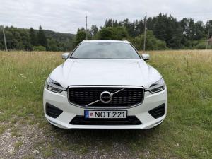 White Volvo XC60 2018 in Vilnius, with an engine capacity of 1.97 L and mileage of 128 thousand km for 25500 €, photo 3 on AUTOMOTO.COM.LV