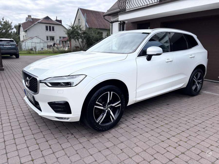 White Volvo XC60 2018 in Gargzdai, with an engine capacity of 1.97 L and mileage of 130 thousand km for 21999 €, photo 6 on AUTOMOTO.COM.LV