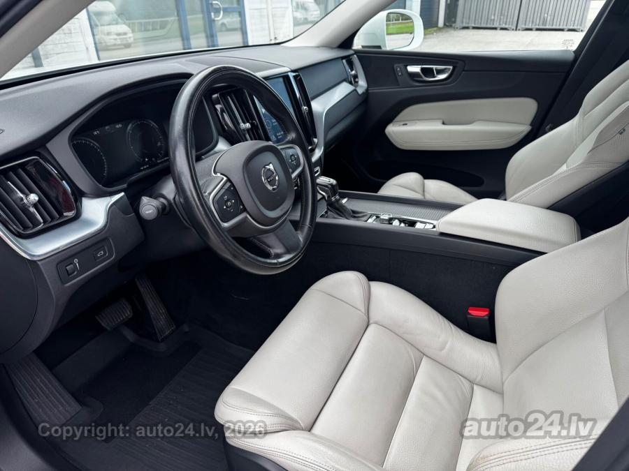 White Volvo XC60 2018 in Tallinn, with an engine capacity of 2.00 L and mileage of 247 thousand km for 21000 €, photo 9 on AUTOMOTO.COM.LV