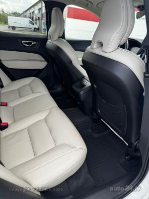 White Volvo XC60 2018 in Tallinn, with an engine capacity of 2.00 L and mileage of 247 thousand km for 21000 €, photo 12 on AUTOMOTO.COM.LV