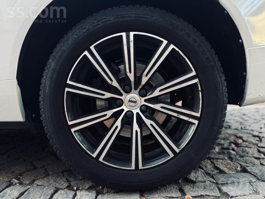 Balts Volvo XC60 2018 Cēsis, ar dzinēja tilpumu 2.00 L un nobraukumu 0 tūkst. km par 20990 €, foto 10 vietnē AUTOMOTO.COM.LV