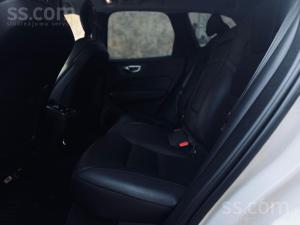Balts Volvo XC60 2018 Cēsis, ar dzinēja tilpumu 2.00 L un nobraukumu 0 tūkst. km par 20990 €, foto 15 vietnē AUTOMOTO.COM.LV