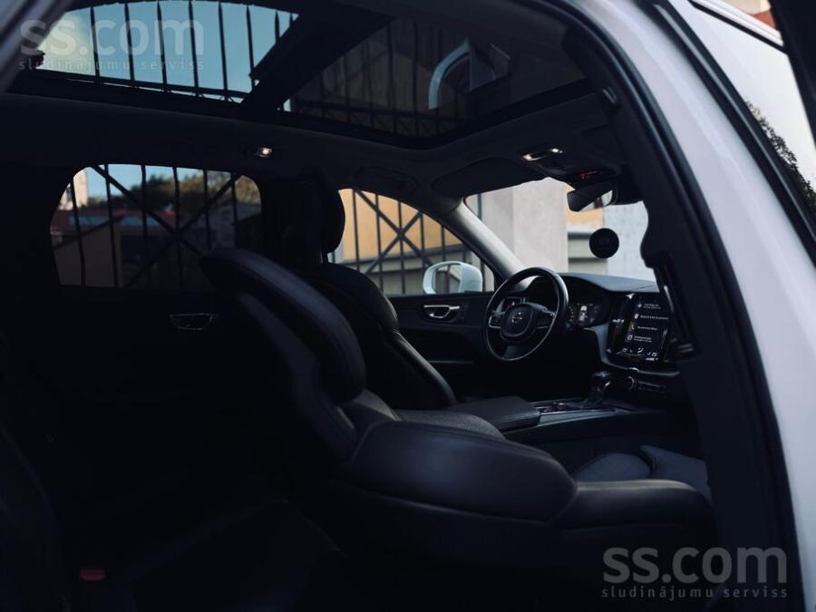 Balts Volvo XC60 2018 Cēsis, ar dzinēja tilpumu 2.00 L un nobraukumu 0 tūkst. km par 20990 €, foto 20 vietnē AUTOMOTO.COM.LV