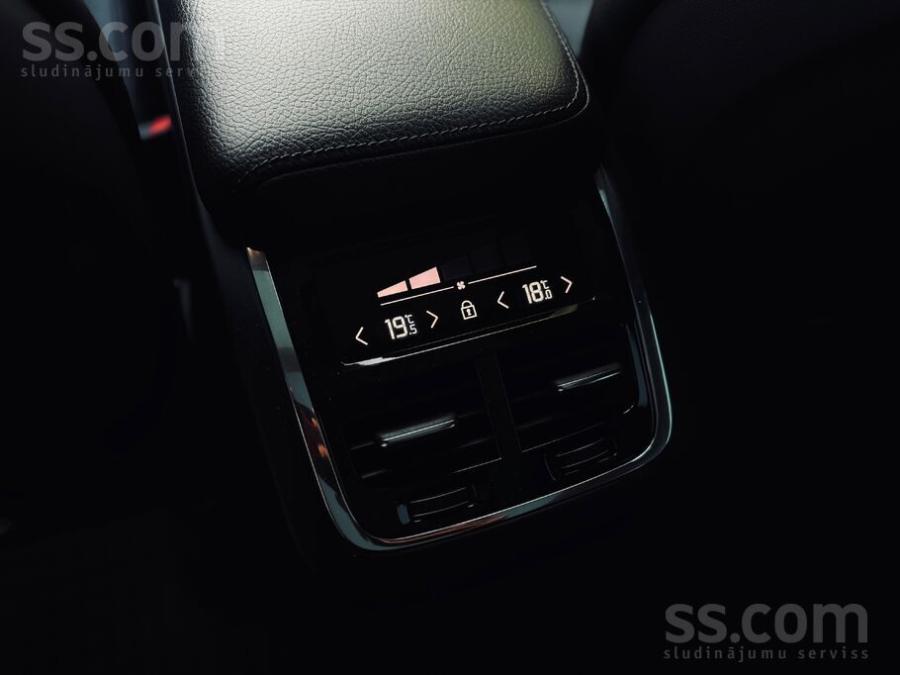 Balts Volvo XC60 2018 Cēsis, ar dzinēja tilpumu 2.00 L un nobraukumu 0 tūkst. km par 20990 €, foto 24 vietnē AUTOMOTO.COM.LV