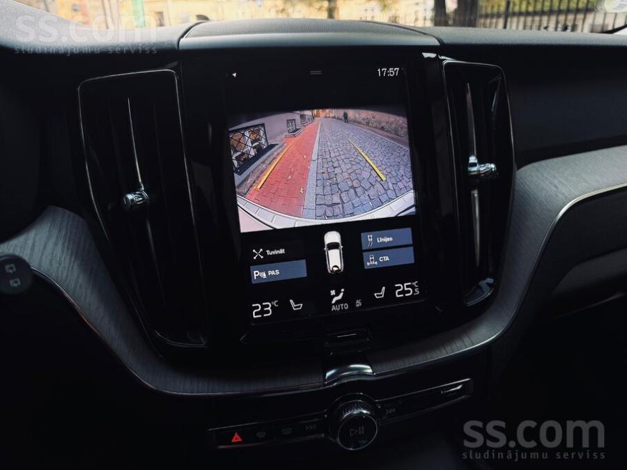 Balts Volvo XC60 2018 Cēsis, ar dzinēja tilpumu 2.00 L un nobraukumu 0 tūkst. km par 20990 €, foto 26 vietnē AUTOMOTO.COM.LV