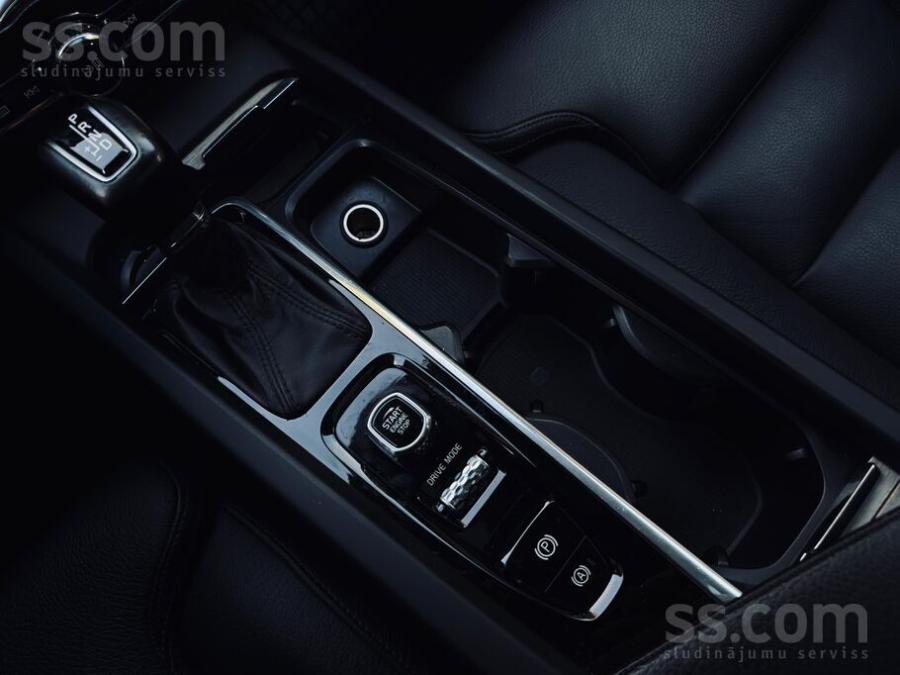 Balts Volvo XC60 2018 Cēsis, ar dzinēja tilpumu 2.00 L un nobraukumu 0 tūkst. km par 20990 €, foto 30 vietnē AUTOMOTO.COM.LV