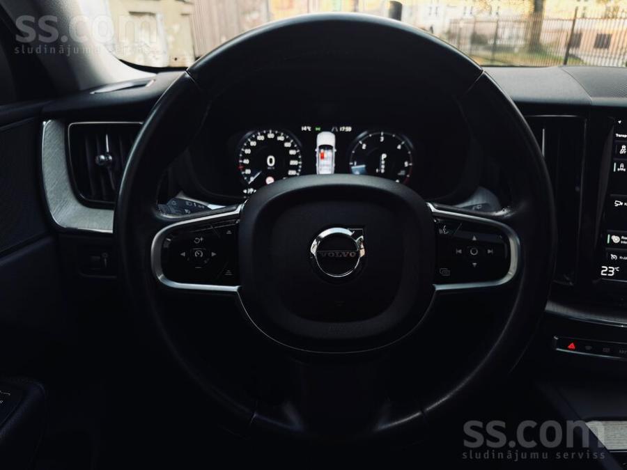 Balts Volvo XC60 2018 Cēsis, ar dzinēja tilpumu 2.00 L un nobraukumu 0 tūkst. km par 20990 €, foto 35 vietnē AUTOMOTO.COM.LV