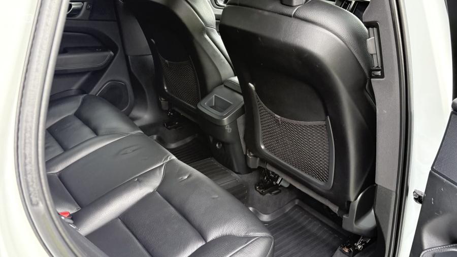 Balts Volvo XC60 2018 Šauļi, ar dzinēja tilpumu 2.00 L un nobraukumu 270 tūkst. km par 16900 €, foto 17 vietnē AUTOMOTO.COM.LV