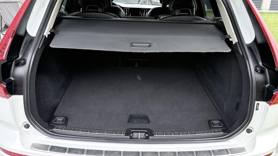Balts Volvo XC60 2018 Šauļi, ar dzinēja tilpumu 2.00 L un nobraukumu 270 tūkst. km par 16900 €, foto 18 vietnē AUTOMOTO.COM.LV