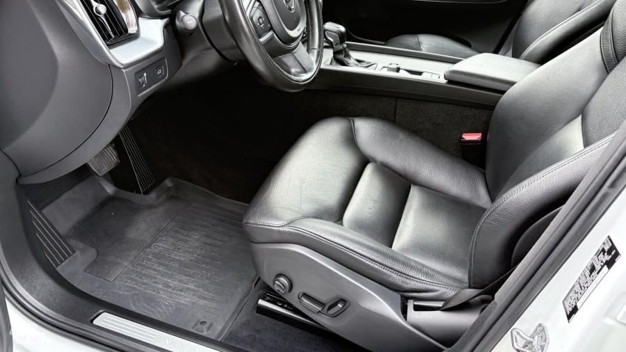 Balts Volvo XC60 2018 Šauļi, ar dzinēja tilpumu 2.00 L un nobraukumu 270 tūkst. km par 16900 €, foto 21 vietnē AUTOMOTO.COM.LV