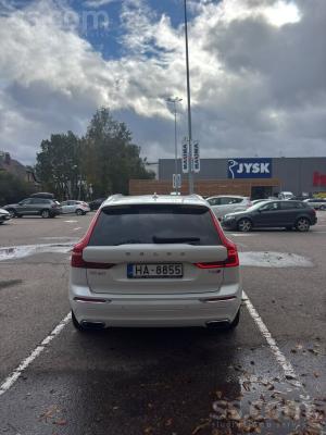 White Volvo XC60 2018 in Riga, with an engine capacity of 2.00 L and mileage of 240 thousand km for 21800 €, photo 5 on AUTOMOTO.COM.LV