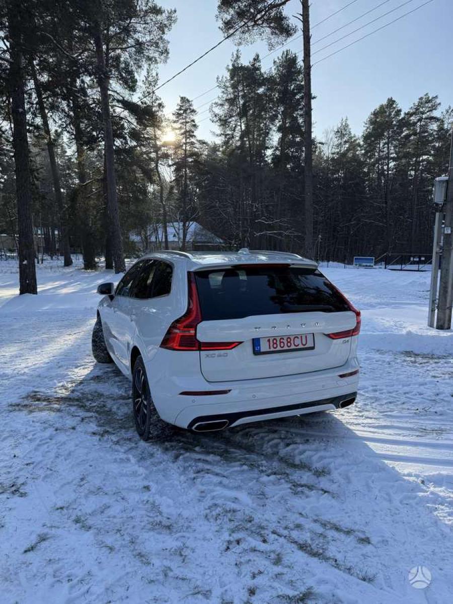 White Volvo XC60 2019 in Kaunas, with an engine capacity of 1.97 L and mileage of 165 thousand km for 22900 €, photo 4 on AUTOMOTO.COM.LV