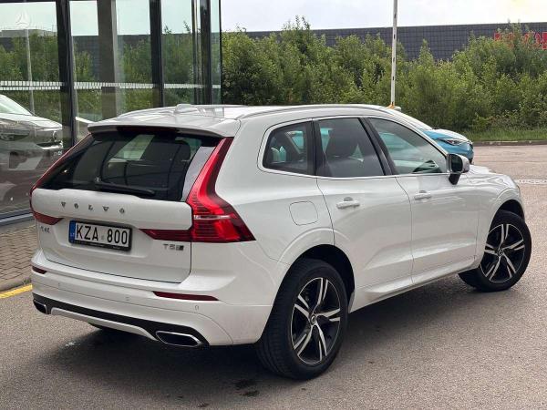 White Volvo XC60 2019 in Siauliai, with an engine capacity of 1.97 L and mileage of 175 thousand km for 27500 €, photo 3 on AUTOMOTO.COM.LV