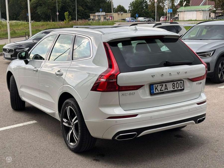 White Volvo XC60 2019 in Siauliai, with an engine capacity of 1.97 L and mileage of 175 thousand km for 27500 €, photo 5 on AUTOMOTO.COM.LV