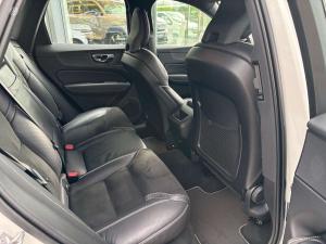 White Volvo XC60 2019 in Siauliai, with an engine capacity of 1.97 L and mileage of 175 thousand km for 27500 €, photo 7 on AUTOMOTO.COM.LV