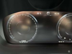 White Volvo XC60 2019 in Siauliai, with an engine capacity of 1.97 L and mileage of 175 thousand km for 27500 €, photo 10 on AUTOMOTO.COM.LV