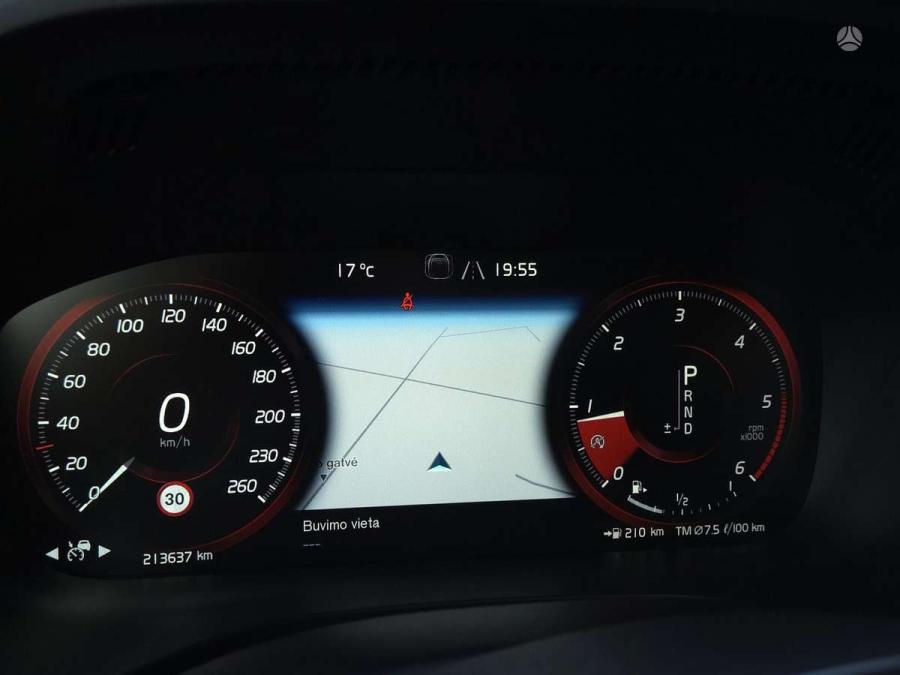 White Volvo XC60 2019 in Kaunas, with an engine capacity of 2.00 L and mileage of 214 thousand km for 20750 €, photo 12 on AUTOMOTO.COM.LV
