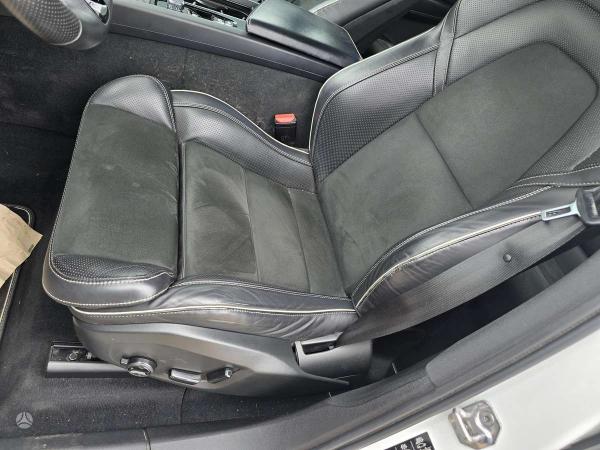 White Volvo XC60 2019 in Taurage, with an engine capacity of 1.97 L and mileage of 254 thousand km for 17500 €, photo 10 on AUTOMOTO.COM.LV