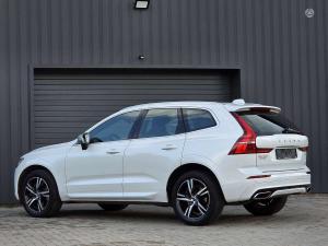 White Volvo XC60 2019 in Kaunas, with an engine capacity of 2.00 L and mileage of 214 thousand km for 20750 €, photo 3 on AUTOMOTO.COM.LV