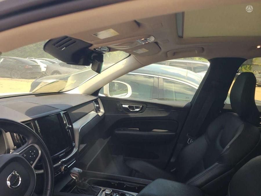 Balts Volvo XC60 2019 Viļņa, ar dzinēja tilpumu 1.97 L un nobraukumu 122 tūkst. km par 12500 €, foto 13 vietnē AUTOMOTO.COM.LV