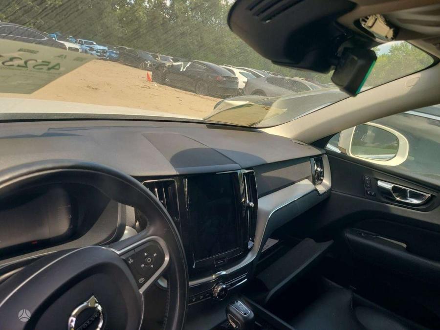 Balts Volvo XC60 2019 Viļņa, ar dzinēja tilpumu 1.97 L un nobraukumu 122 tūkst. km par 12500 €, foto 14 vietnē AUTOMOTO.COM.LV