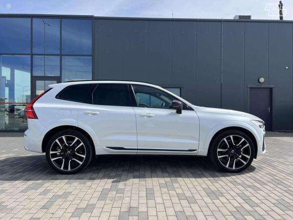 Balts Volvo XC60 2019 Šauļi, ar dzinēja tilpumu 2.00 L un nobraukumu 75 tūkst. km par 31300 €, foto 4 vietnē AUTOMOTO.COM.LV