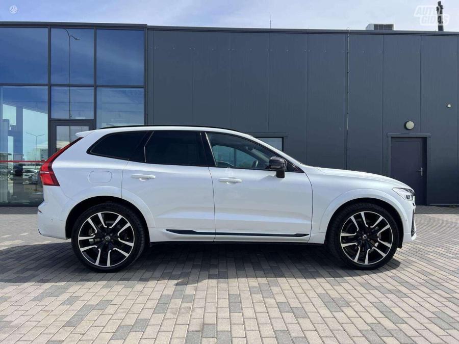 Balts Volvo XC60 2019 Šauļi, ar dzinēja tilpumu 2.00 L un nobraukumu 75 tūkst. km par 31300 €, foto 5 vietnē AUTOMOTO.COM.LV