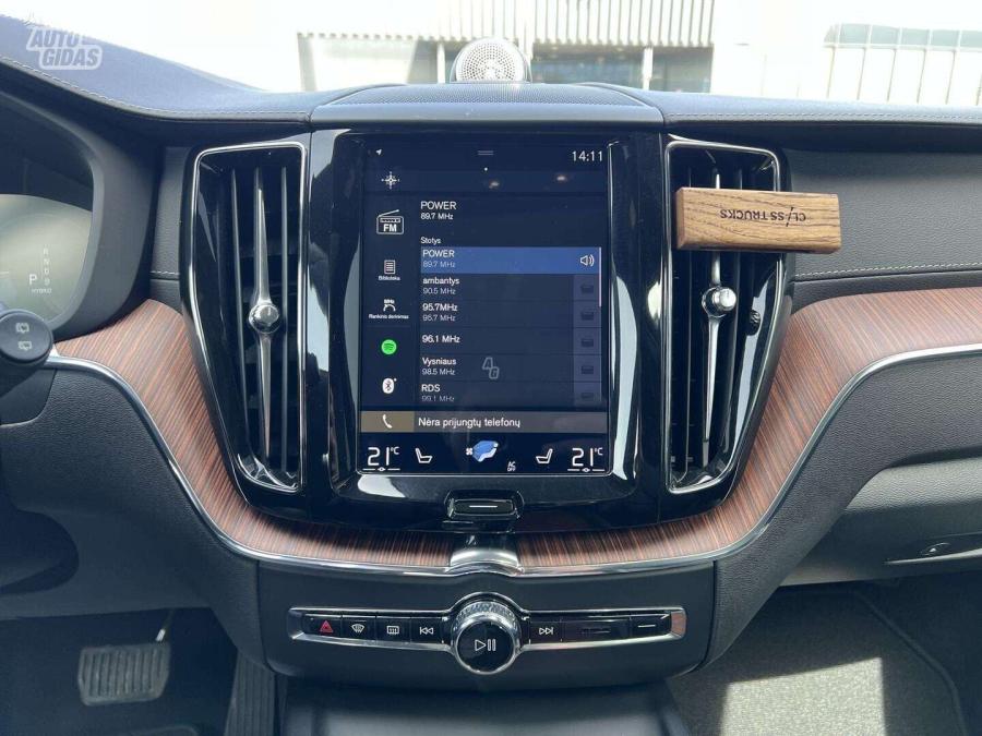Balts Volvo XC60 2019 Šauļi, ar dzinēja tilpumu 2.00 L un nobraukumu 75 tūkst. km par 31300 €, foto 19 vietnē AUTOMOTO.COM.LV