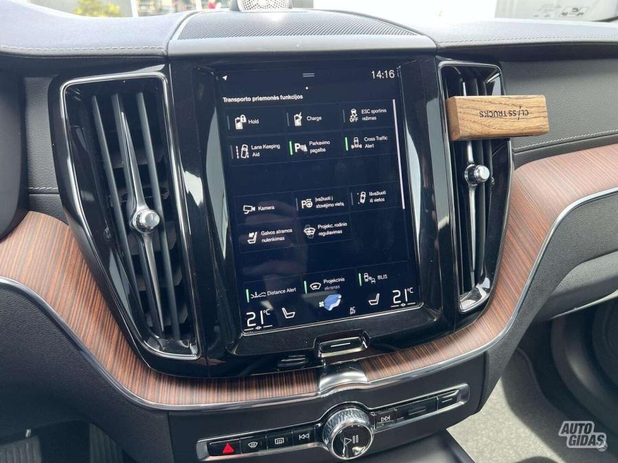 Balts Volvo XC60 2019 Šauļi, ar dzinēja tilpumu 2.00 L un nobraukumu 75 tūkst. km par 31300 €, foto 21 vietnē AUTOMOTO.COM.LV