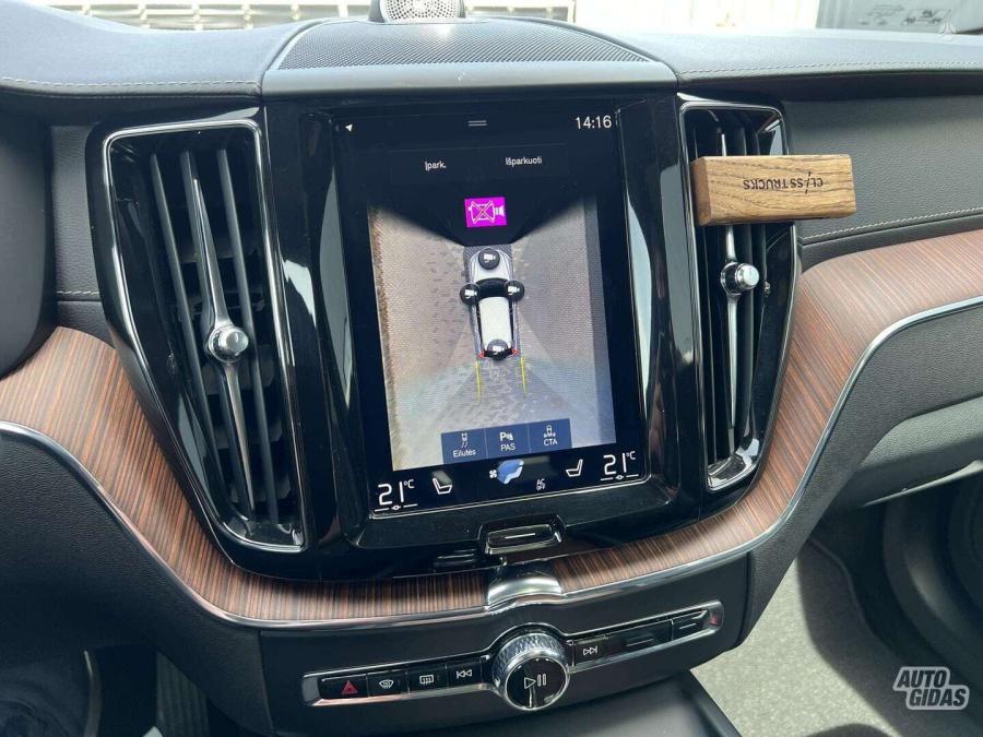 Balts Volvo XC60 2019 Šauļi, ar dzinēja tilpumu 2.00 L un nobraukumu 75 tūkst. km par 31300 €, foto 22 vietnē AUTOMOTO.COM.LV